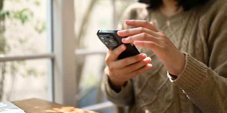 How to Support Children Through Screen Withdrawal