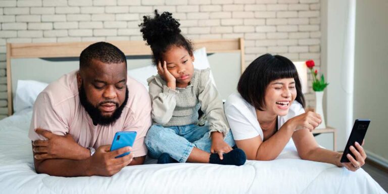 How Parents Can Model Appropriate Digital Behavior for Kids