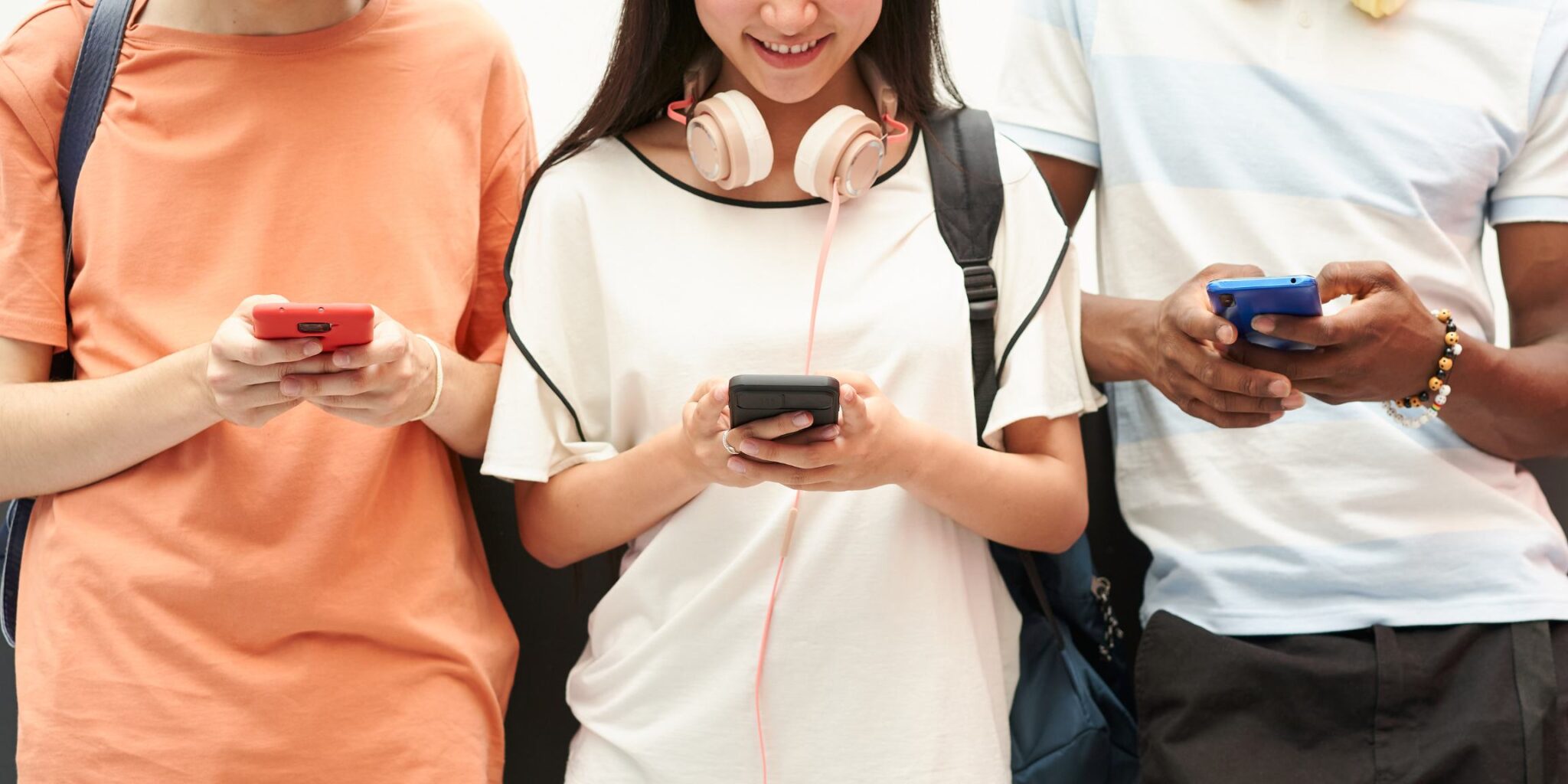 Safest Messaging App for Kids: iMessage vs. WhatsApp vs. Snapchat